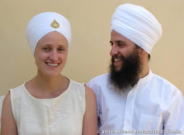 What is the significance of the different colors of the Sikh's turbans ...