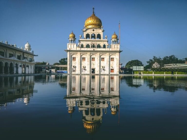 Sarovar, built around the Gurudwara and its significance - SikhHeros ...