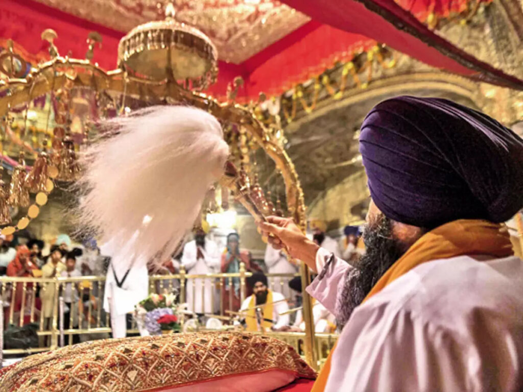 Chaur Sahib: A Loving Wave in Sikh Devotion - SikhHeros : Chronicles of ...